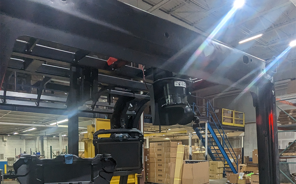 7170-1060 - FORKLIFT LIGHT MOUNT WITH STROBE DEFLECTOR SHIELD – MooringTech